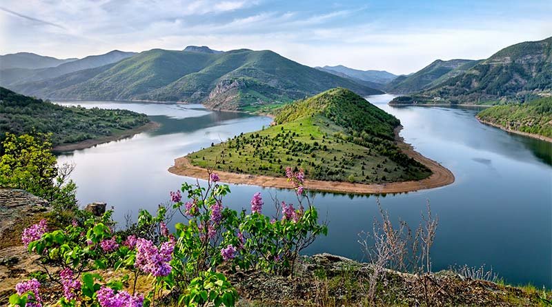 What Is Terrain? And The 14 Types Of Terrain | Geeky Matters